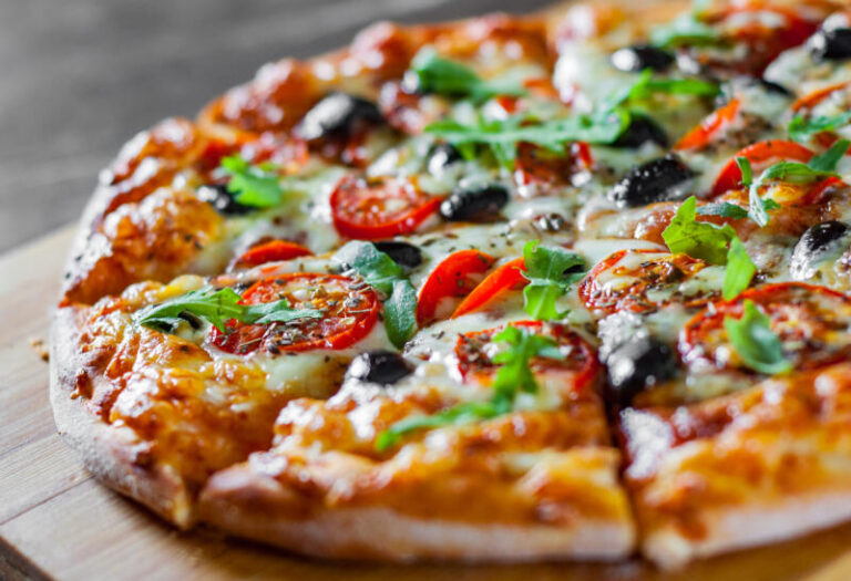 A Closer Look at the 12-Inch Pizza: Size, Slices & Servings